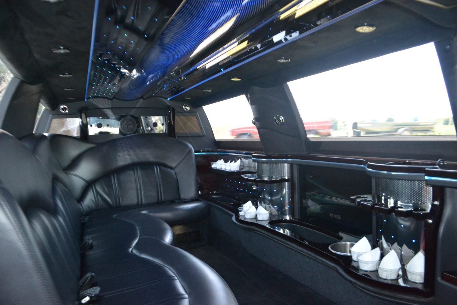 8 Passenger Lincoln Stretch Limo - Aadvanced Limousines